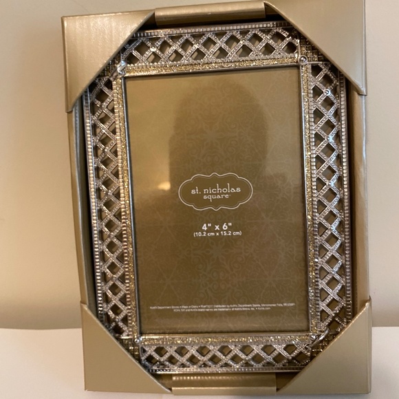 St. Nicholas Square | Accents | St Nicholas Square Picture Frame | Poshmark